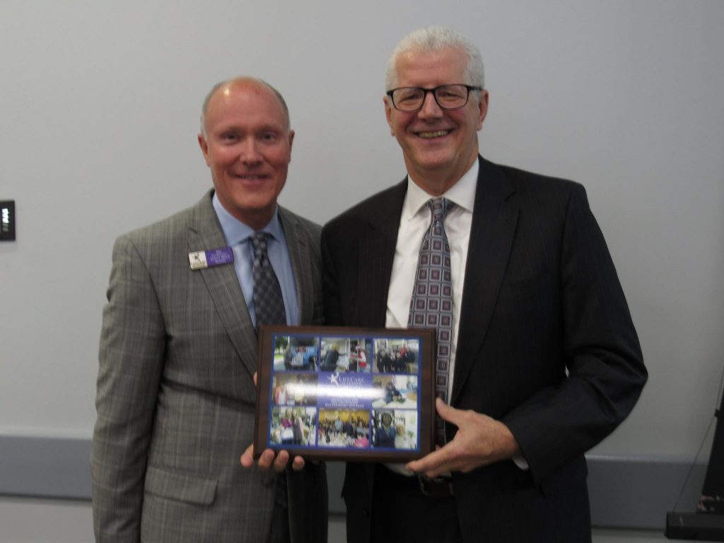 Volunteers Archives » LifeCare Alliance