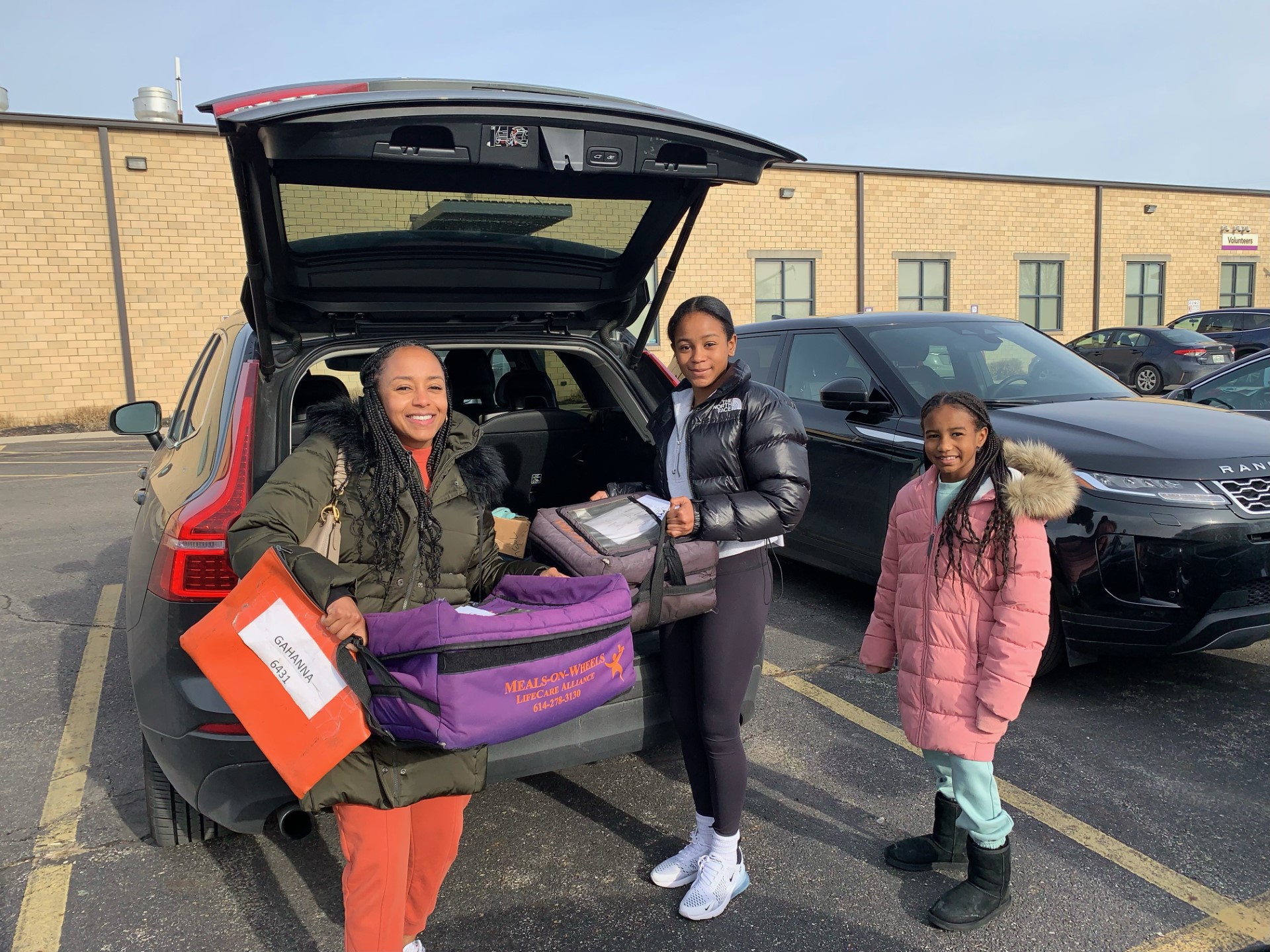 Volunteer » LifeCare Alliance