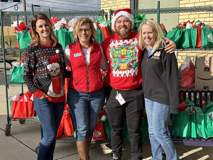 Holiday Gift Program » LifeCare Alliance